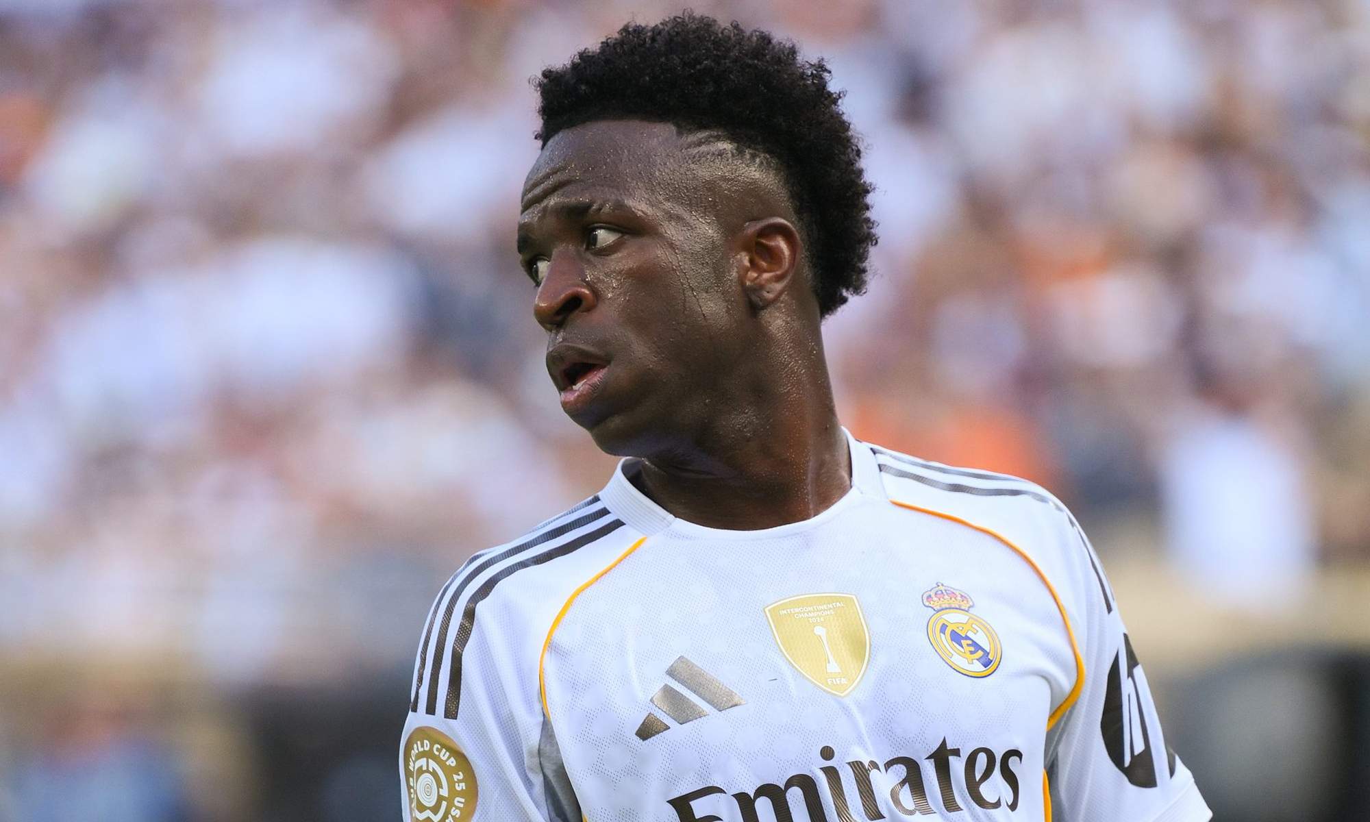 El agente de Vinicius, cazado en las oficinas del Real Madrid junto a JAS